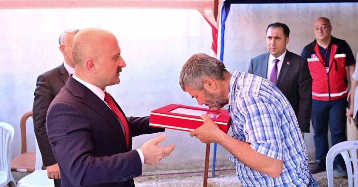 Aydın Valisi Varol'dan şehit polis tayfun baş'ın ailesine taziye ...