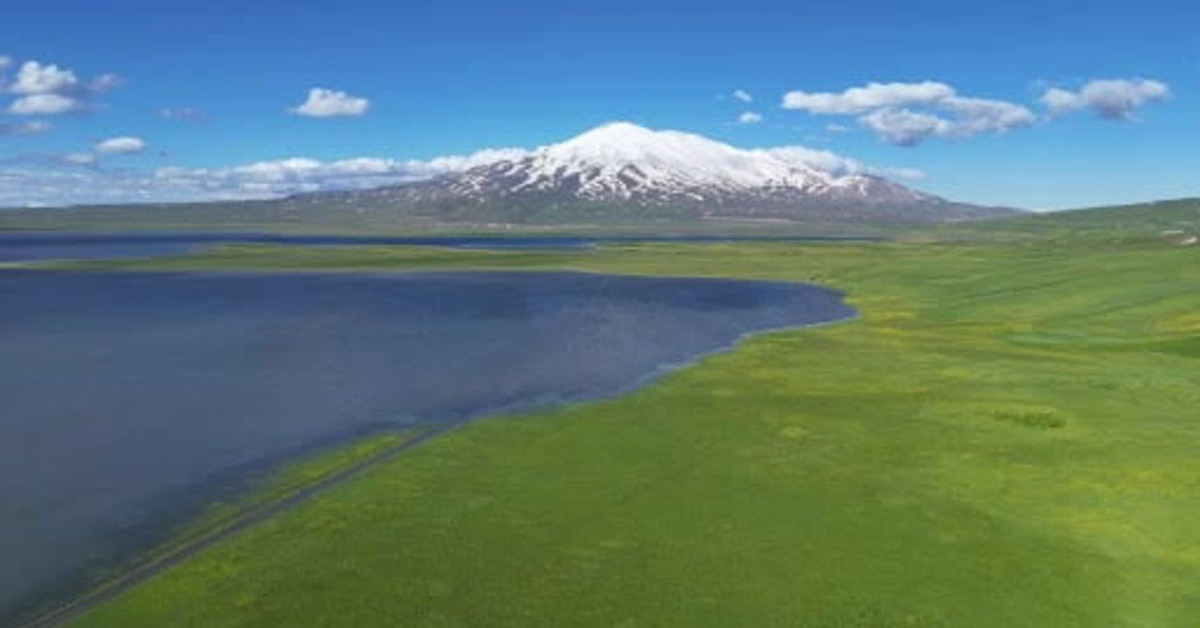 Cil Gölü: Süphan Dağı'nın Eşsiz Doğal Güzelliği - Haber365