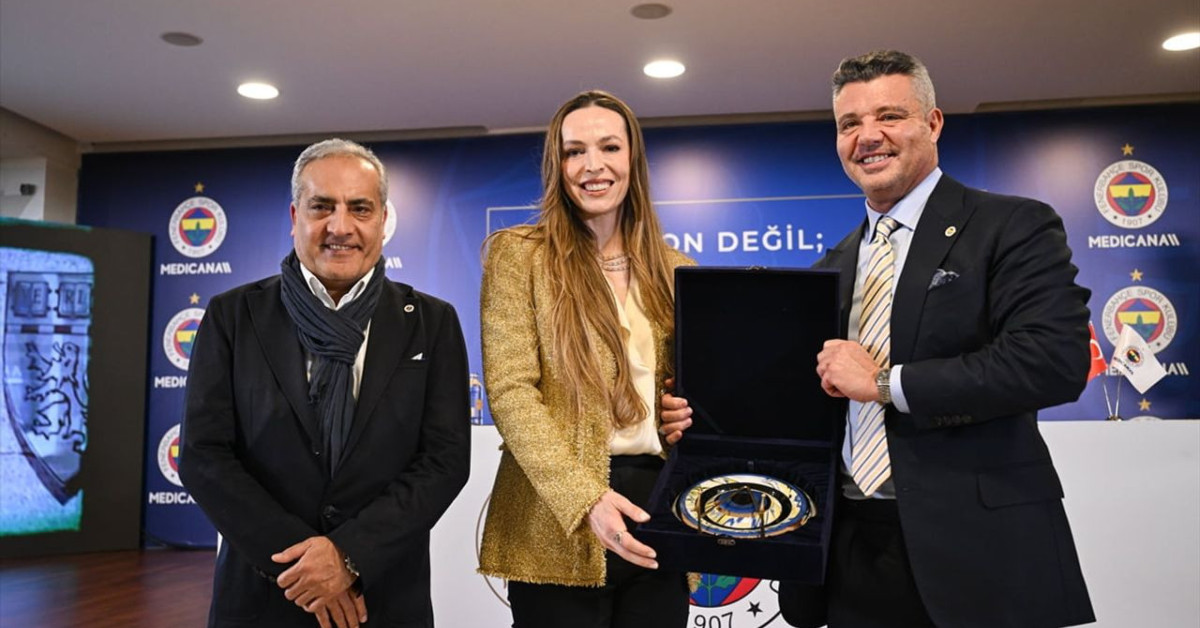 Eda Erdem Fenerbahçe ile 2 Yıl Daha! - Haber365