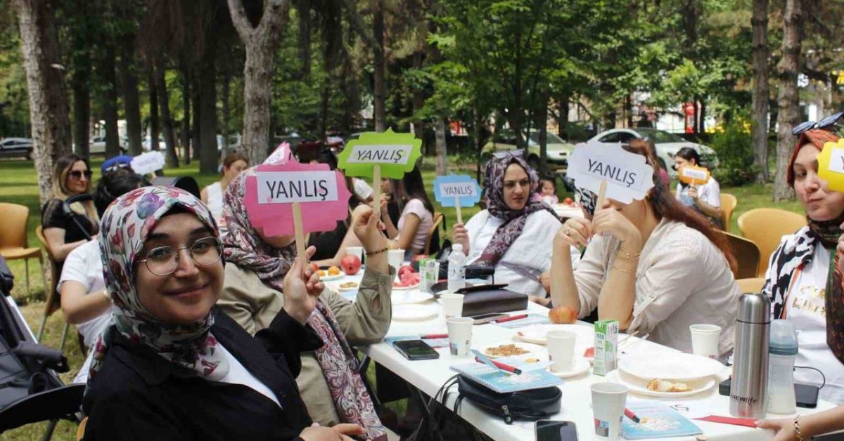 Eskişehir’de ebe-gebe-anne-bebek buluşması etkinliği gerçekleştirildi ...