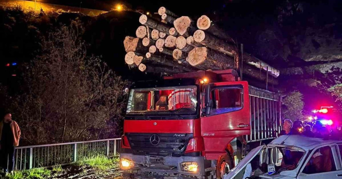 Gümüşhane'de Kafa Kafaya Çarpışma: 3 Yaralı - Haber365
