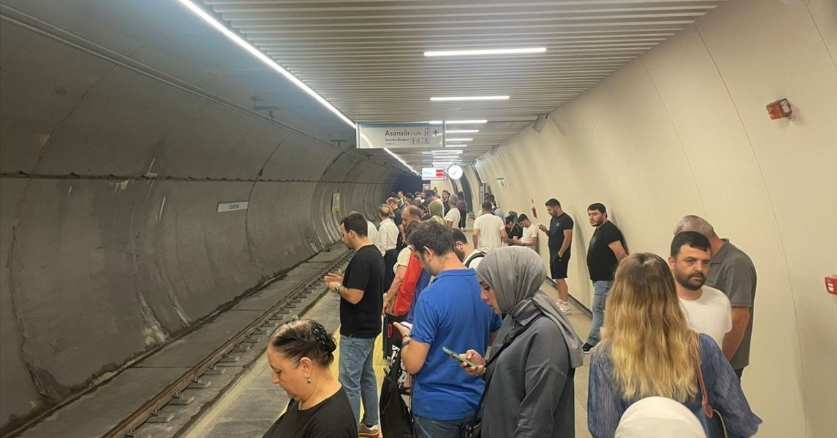 İstanbul M3 Metro Hattında Teknik Arıza: Yoğunluk Başgösterdi - Haber365