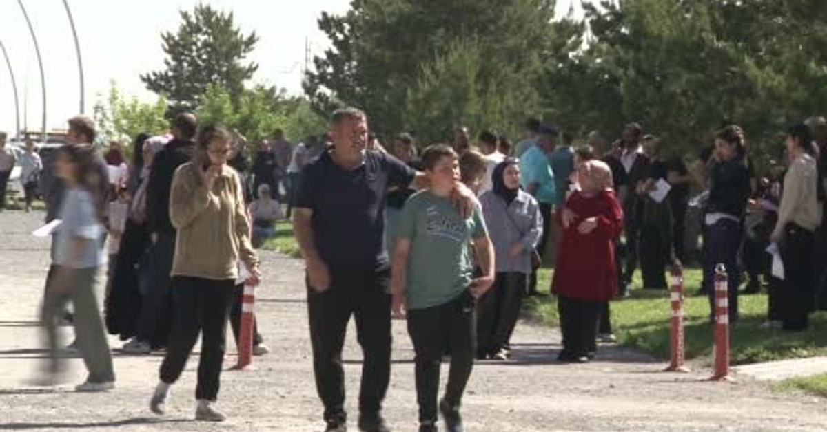Kars'ta yks heyecanı: Binlerce aday üniversite hayali için sınav ...
