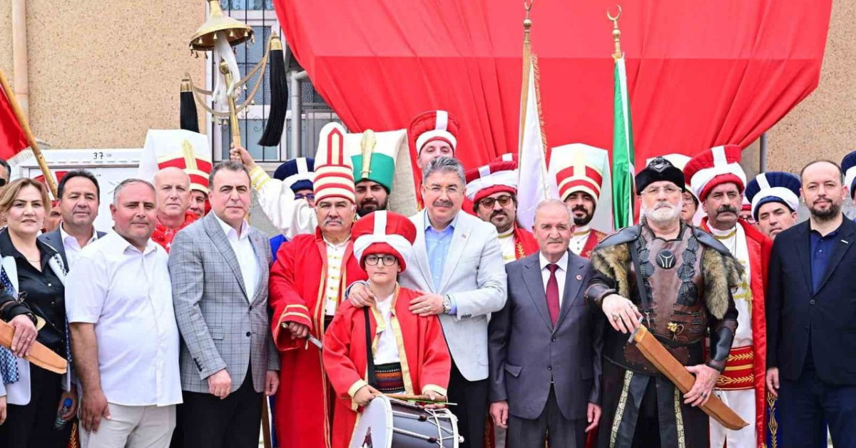 Vali Yılmaz Sazova’da Mevlid-i Şerif Programına Katıldı - Haber365