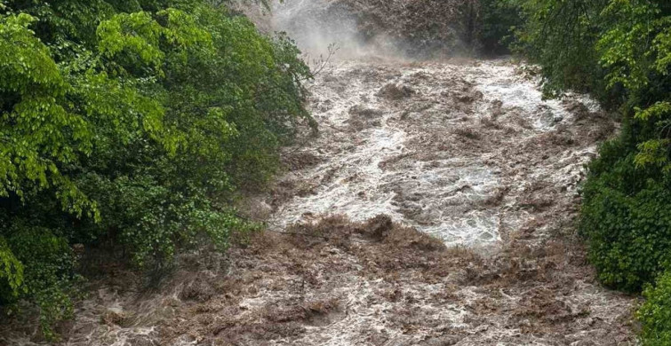 Ordu Korgan'da Şelale Gibi Akan Sel Suları - Haber365