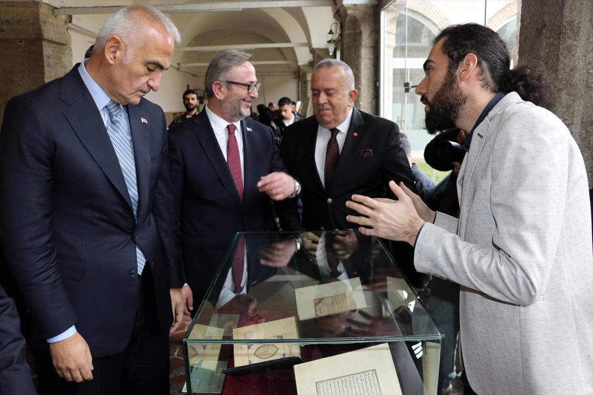 Amasya'dan İstanbul'a Şeyh Hamdullah Sergisi: Sanat ve Tarihi Bağlar ...