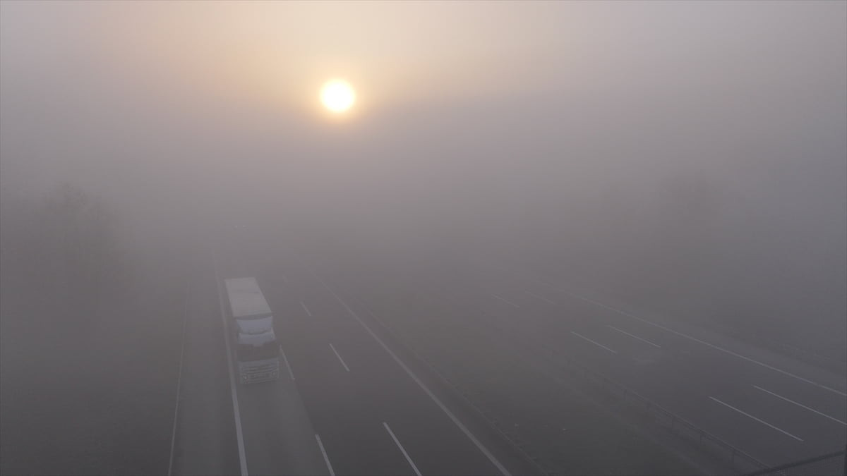 Düzce'de Sis Nedeniyle Görüş Mesafesi Azaldı - Haber365