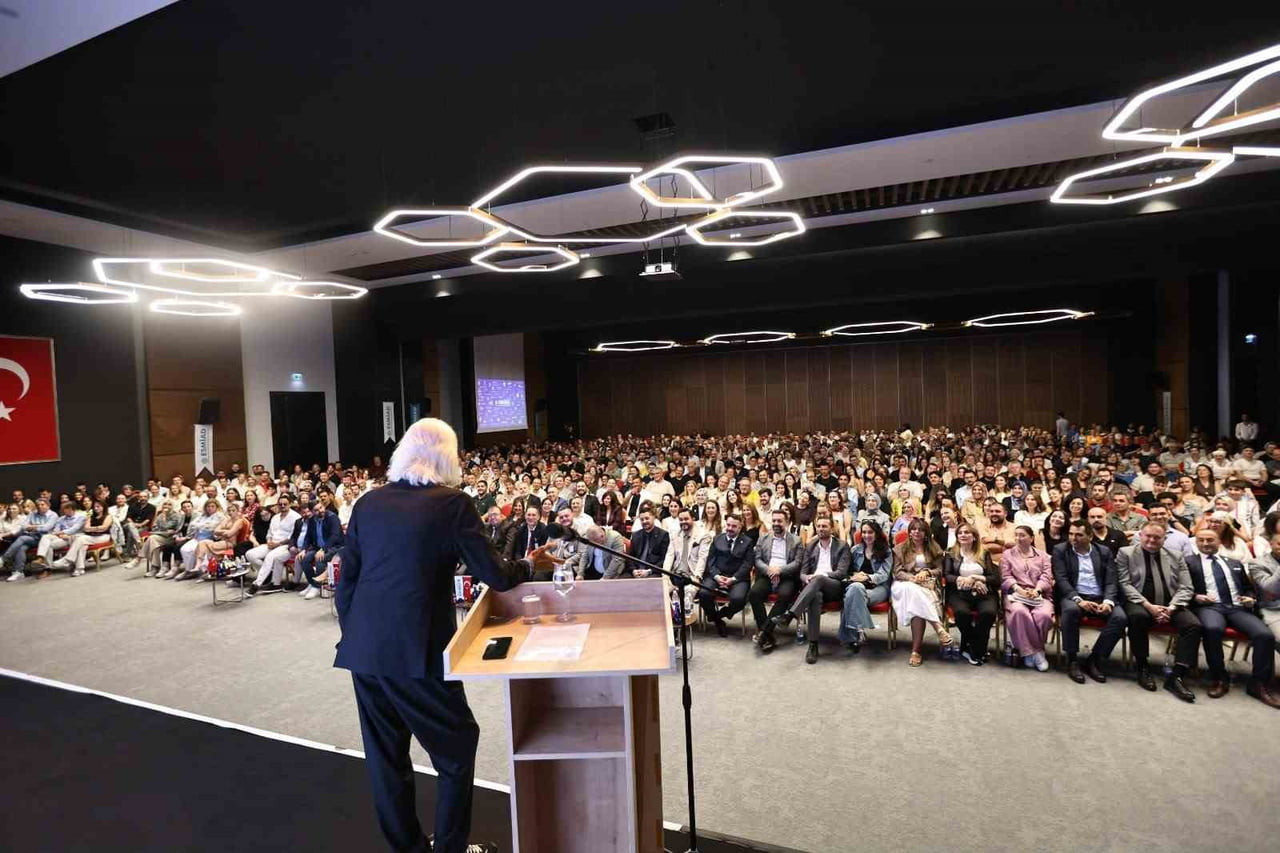 Esmiad’dan bir ilk: Sinan Ergin, Eskişehir’de sevenleriyle buluştu ...