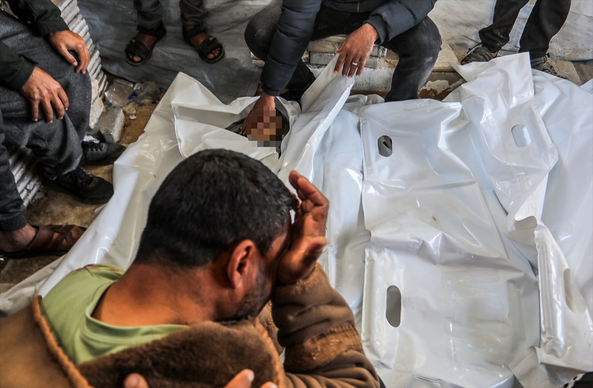 İsrail'in Gazze'ye Saldırıları: 12 Filistinli Hayatını Kaybetti - Haber365